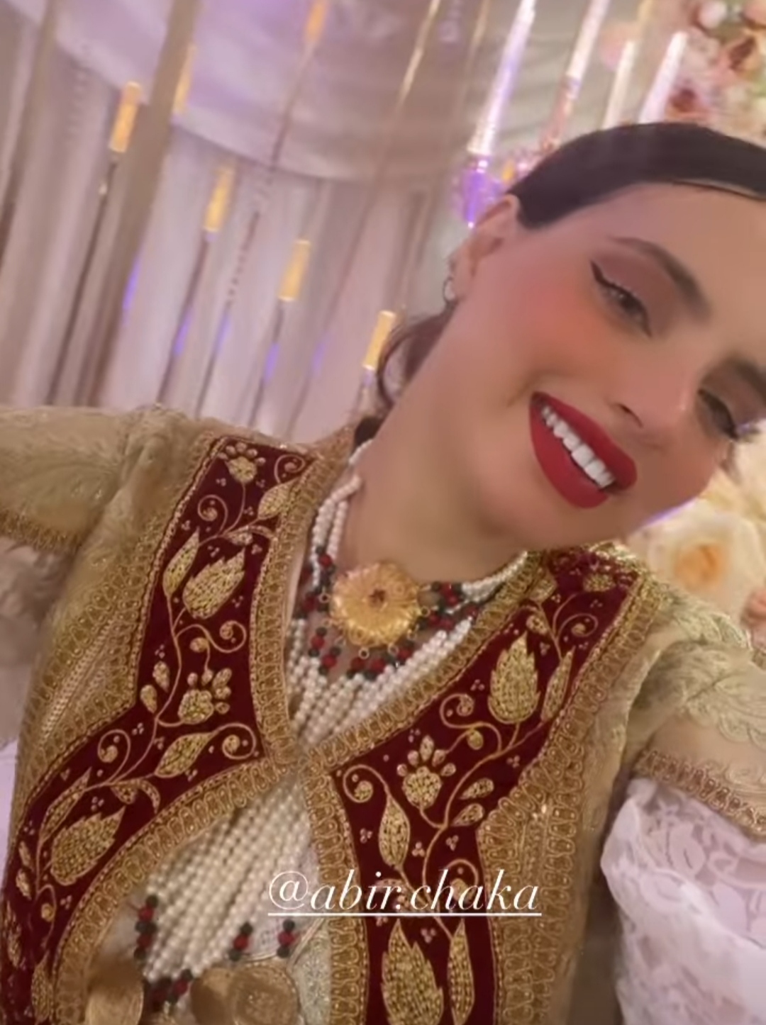 Ghada Chaka pose avec son fiancé - Polture