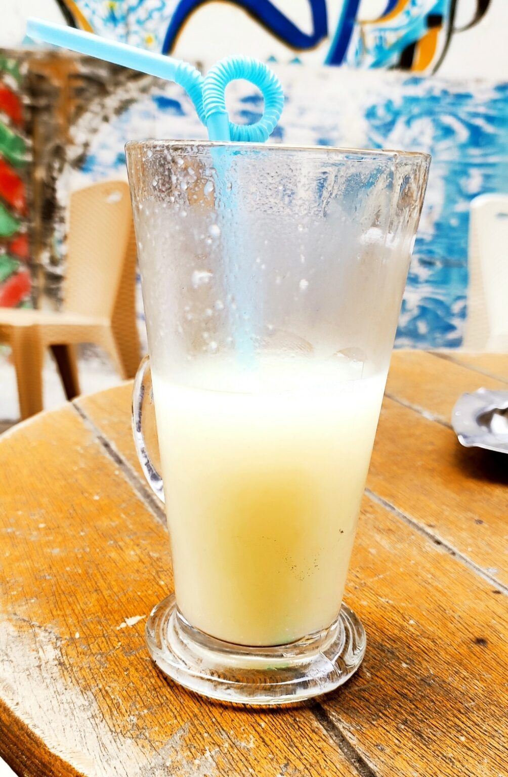 La Citronnade Brésilienne : Un Cocktail Rafraîchissant qui Enflamme les ...