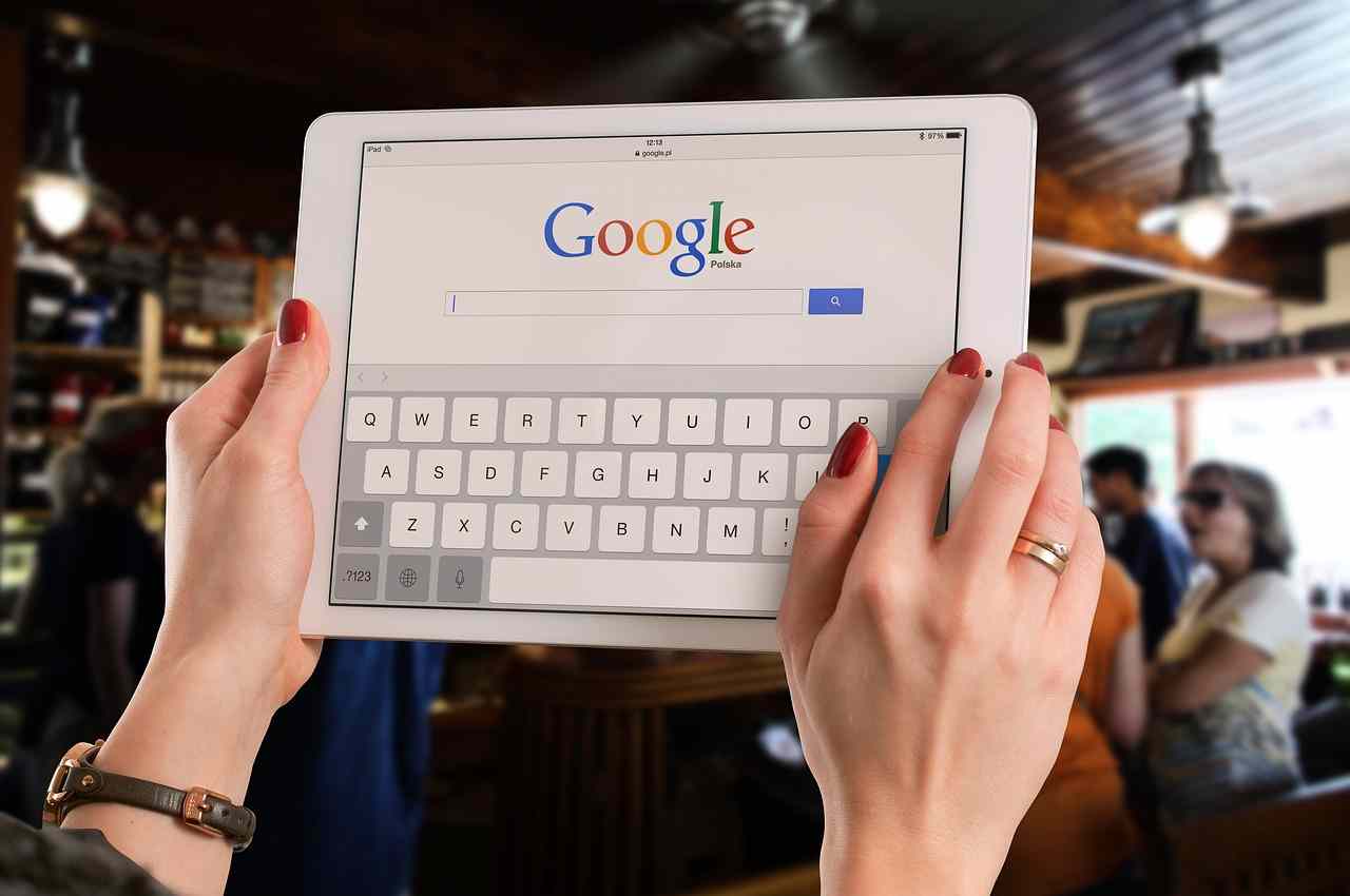 Google teste une nouvelle technologie d'IA pour produire des articles ...